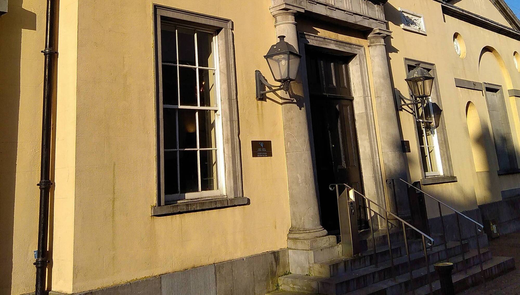 Portlaoise Court: Hotel receptionist assaulted in Laois - Courts ...